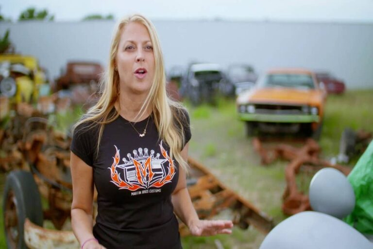 Amanda Martin Bio: Age, Family, Net Worth, Hot Photos